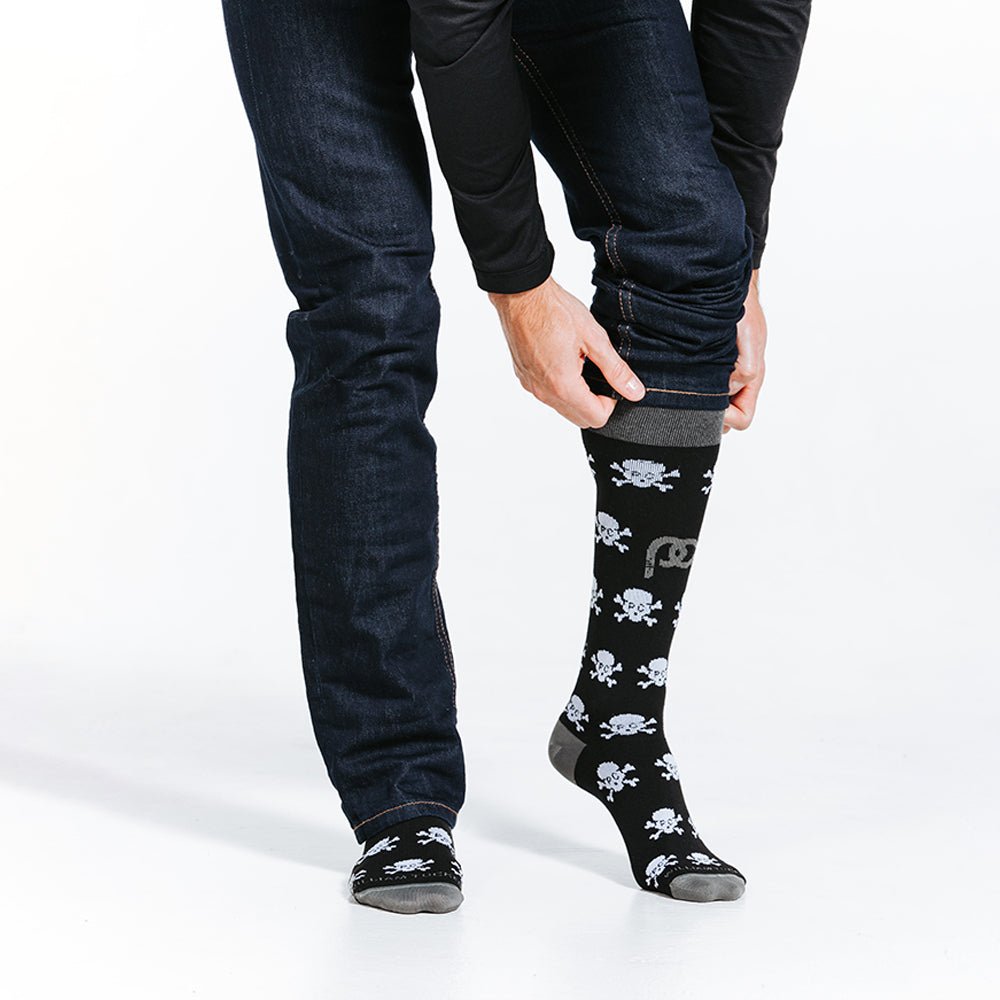 Stylish Compression Dress Socks for Work & Travel, Skulls Pattern ...
